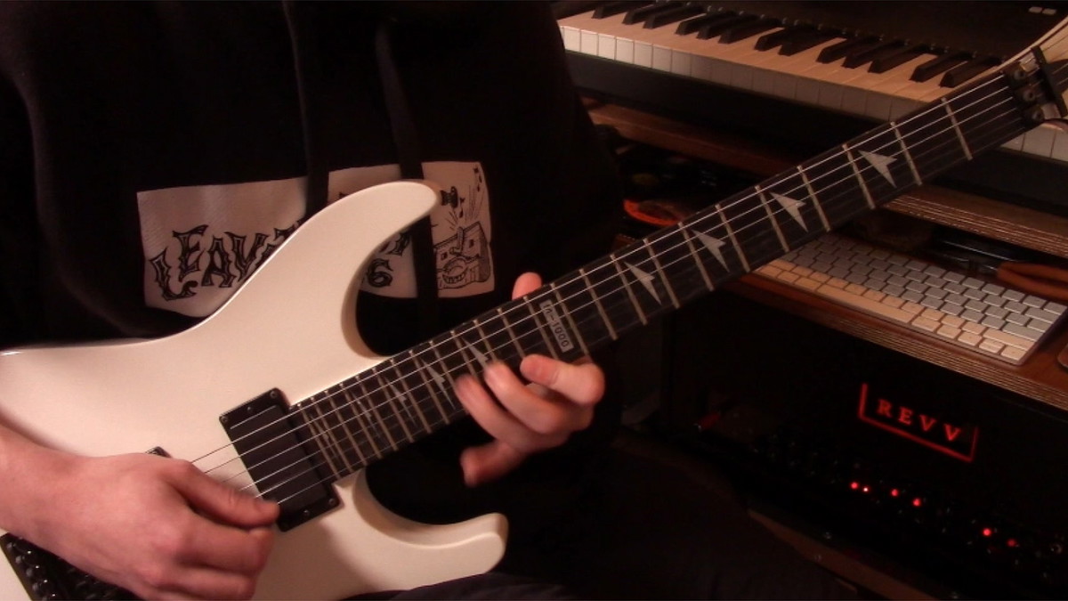 Tim Barnard: "Thumb Spike" solo on the LTD Deluxe M-1000 - The ESP ...