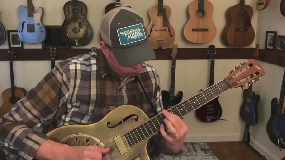 Doug Wamble - Santa Claus is coming to Town - Mule Resophonic Guitars