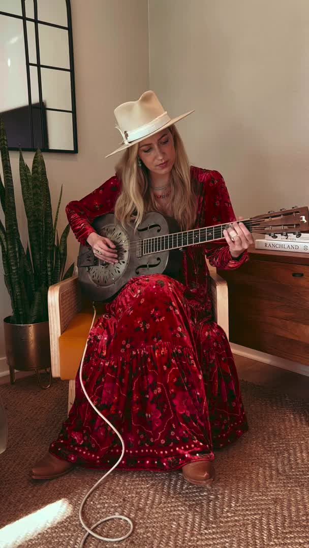 Monica Valli and her new tricone - Mule Resophonic Guitars