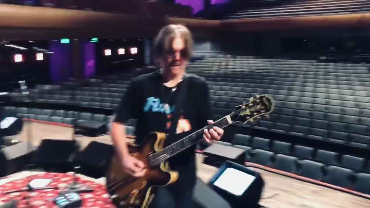 Soundcheck fun - Shane Theriot