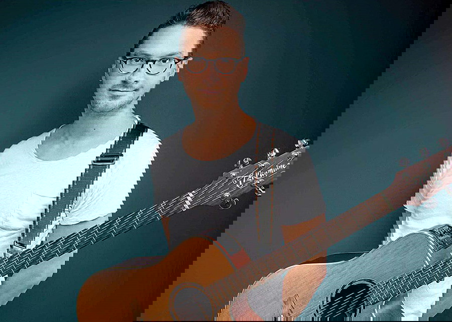 Jacob Johnson – Acoustic Caffeinated - Takamine