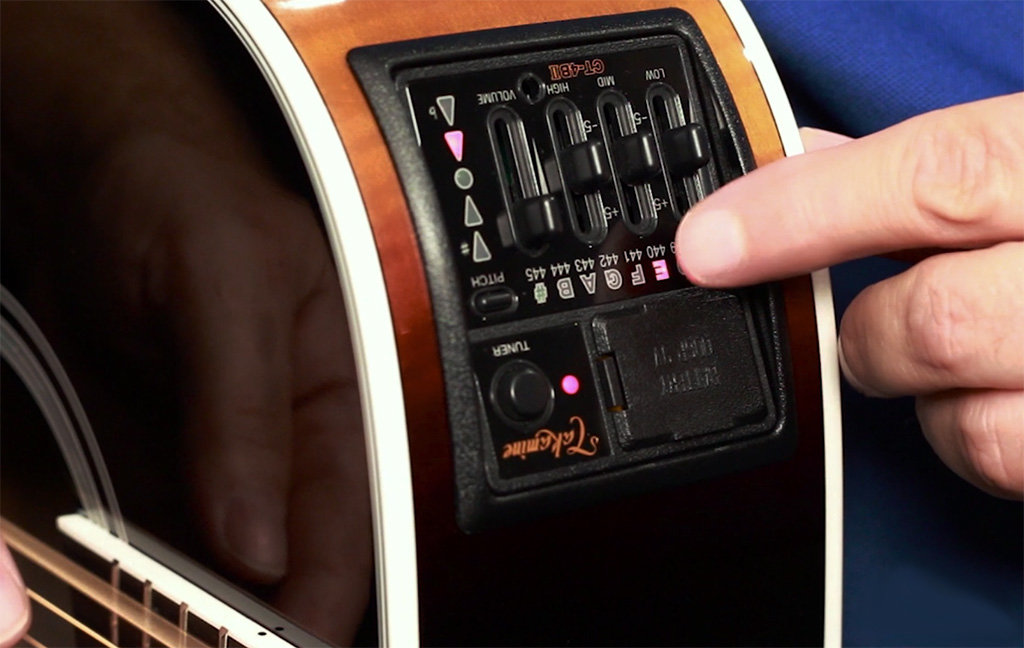 CT4B II Preamplifier - Takamine